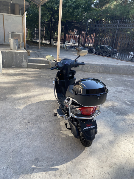 Skuter sotiladi zor xolatda 32 amperli aku