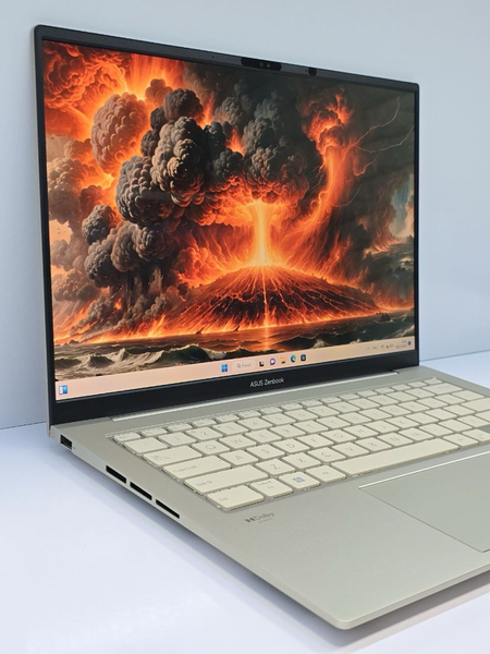 Asus ZenBook 14X OLED Core i9-13900H 13- avlod. Kuchli ishlar uchun.