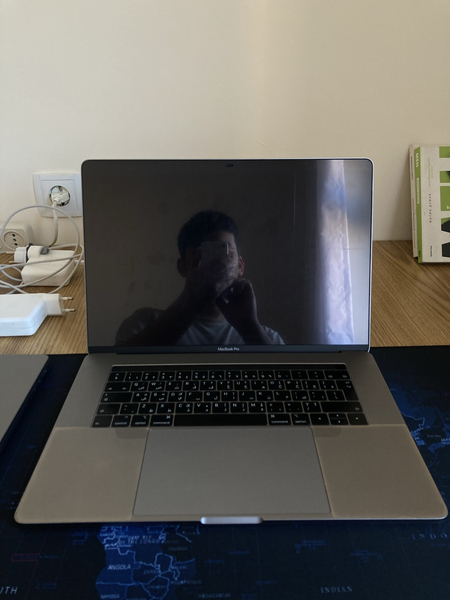 Macbook Pro i7 intel 16/512 srochno SOTILADI