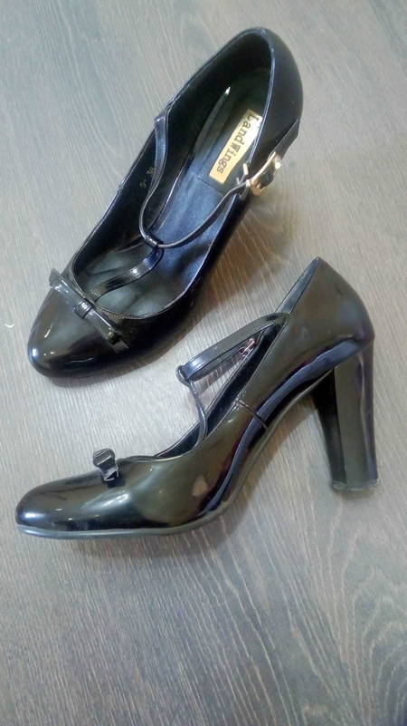 Продам отличные туфли