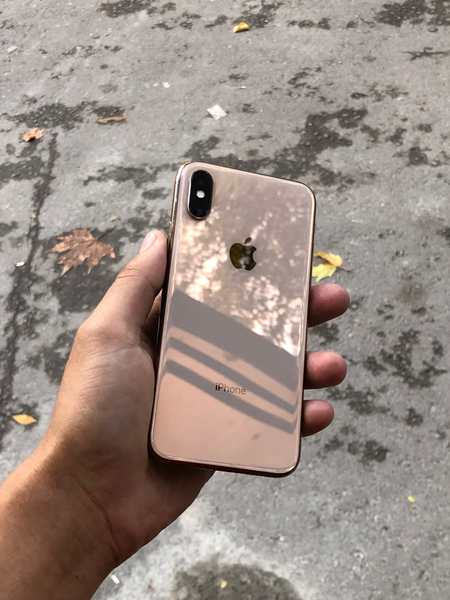 Iphone xs gold ocilmagan