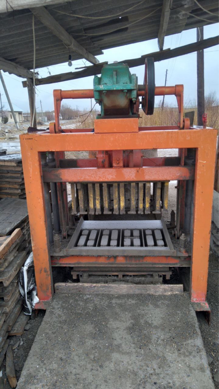 Beton blok ishlab chiqaruvchi stanok