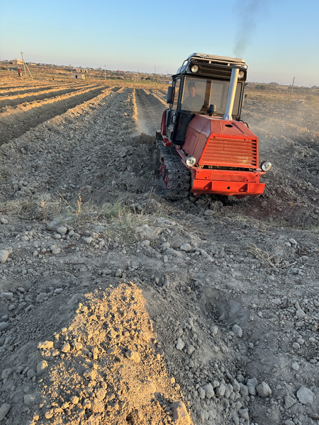 Bt 150 traktor.