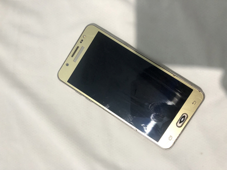 Самсунг J5 2016 yili