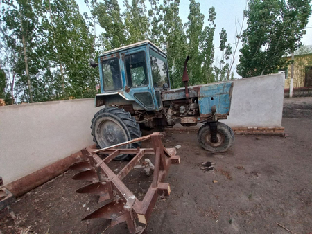 Traktor MTZ 80 sotiladi