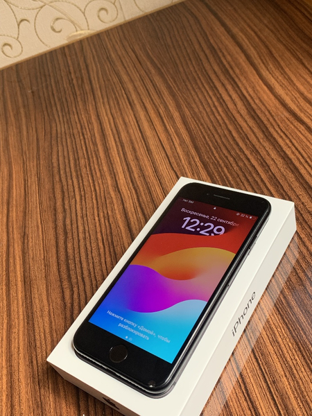 iPhone SE second generation 2022 yil, 4/64 Gb Black-qora