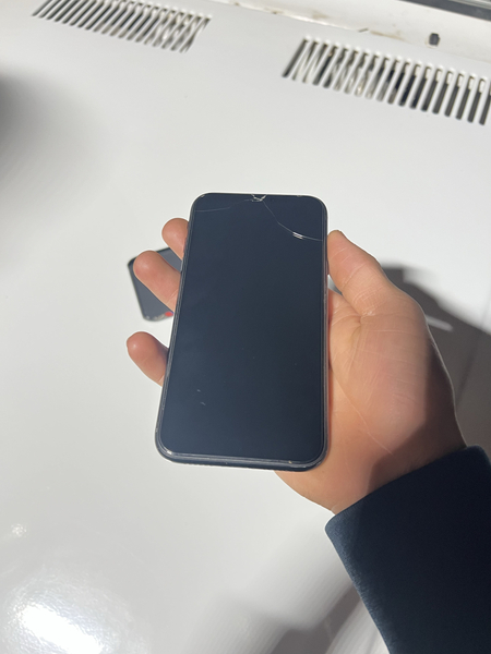 Iphone Xr sotiladi srocne