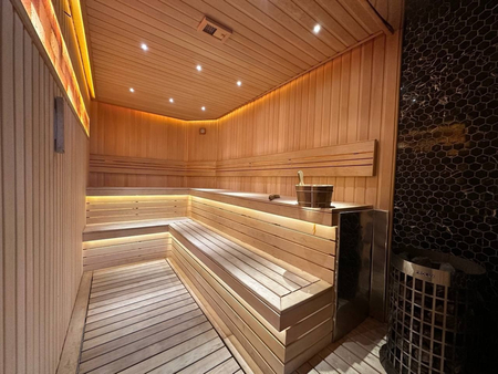 Оила ва Улфатлар учун Carat Luxury Чорбогда жойлашган