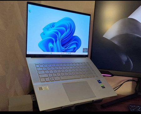 Noutbuk hp envy 16