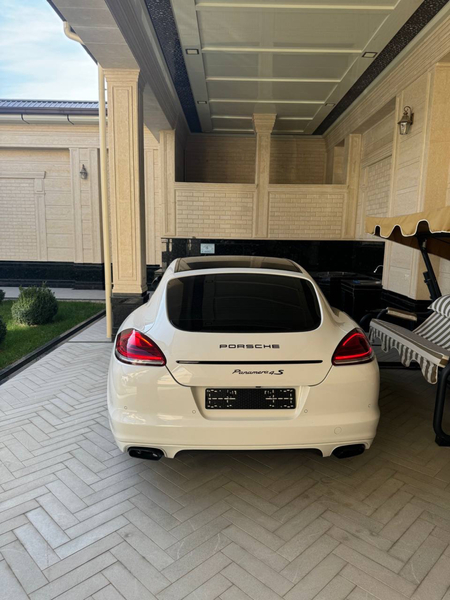 Porsche panamera