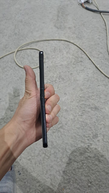 Samsung z flip 3 5G 256gb sotiladi yoki obmen