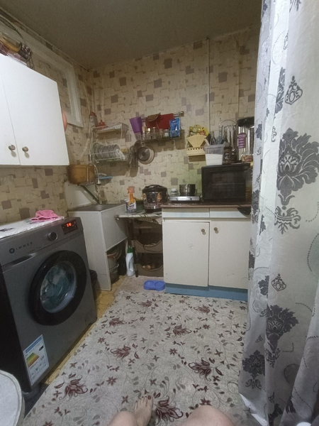 Срочно продаётся квартира Сергели спутник 9  2х комнатная 1 этаж .33.7