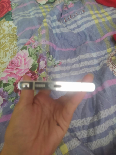 Продам Samsung s23 Ultra