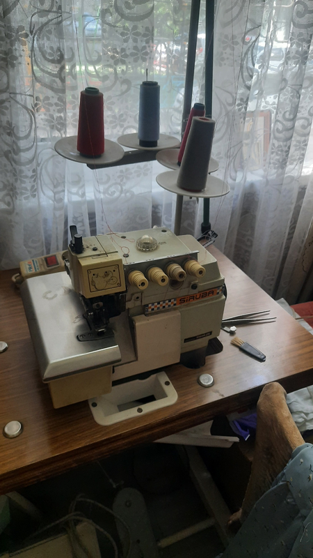 Срочно продам швейную машину чайка