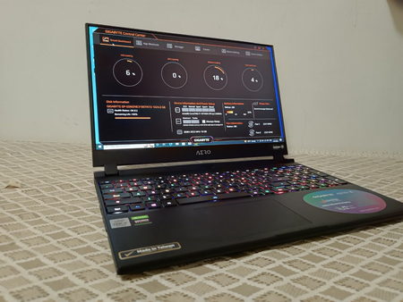 Gigabyte AERO 15 WB Igravoy noutbuk