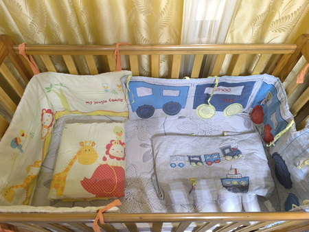Детская кровать фирмы Mothercare (UK) , с матрасом и принадлежностями.