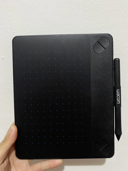 Графический планшет Wacom intuos Photo Black CTH-490PK почти Новый!