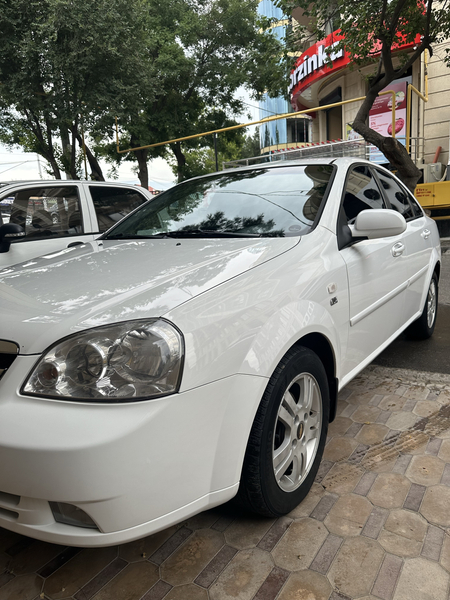 Lacetti aftomat 2011