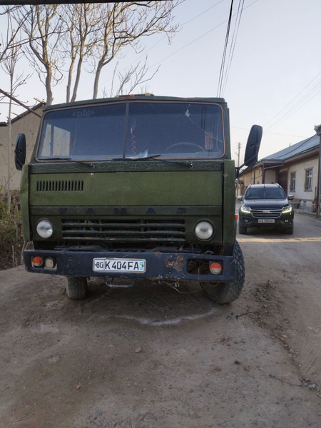 Kamaz holati yaxwi mator zor zadni mosti yaxshi