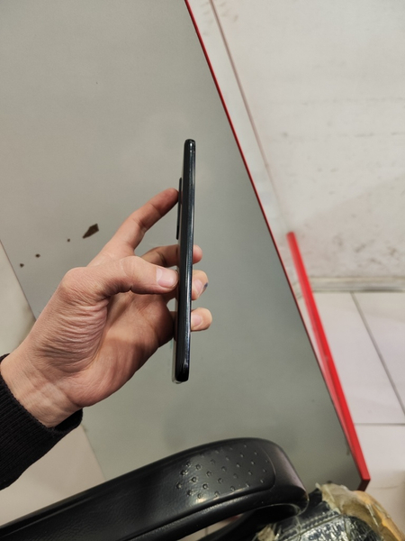 Samsung S21PLUS.   Ideal