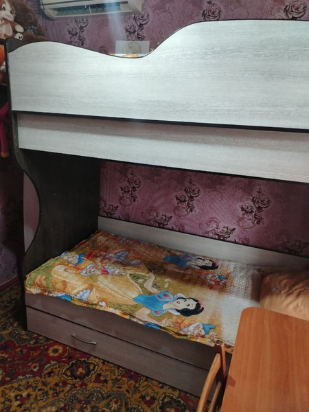 Двухэтажная кровать б/у