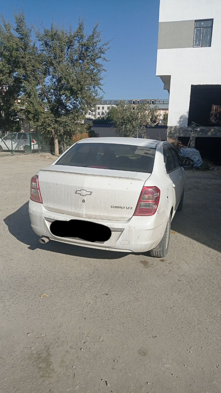 2013 yil rangi oq kapot almashgan  kamchilik yoq