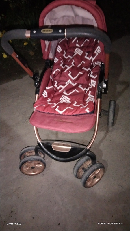 Продаётся коляска прогулочная.