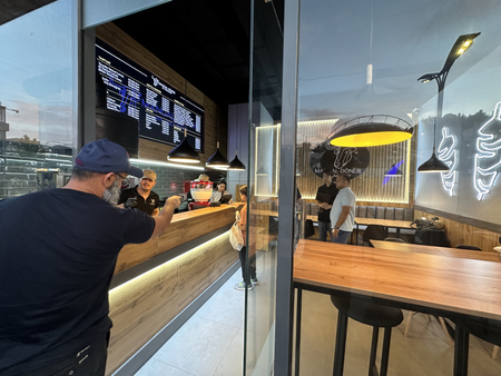 restoran egasidan o\\\'tkazilgan seul mun mangal doner