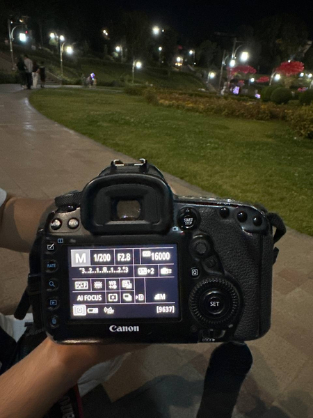 Canon Mark lV xolati yaxshi karopka dakument bor Obigtiv 70/200 lll pa