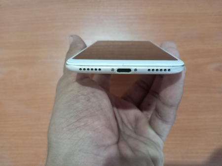 Mi 6x,  128/6, karobka dokument beriladi qõshib bitta telefon sovğa