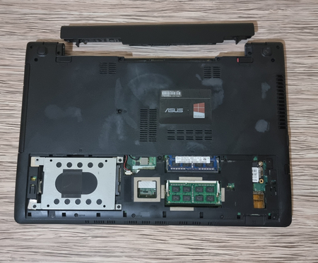Ноутбук Asus буу