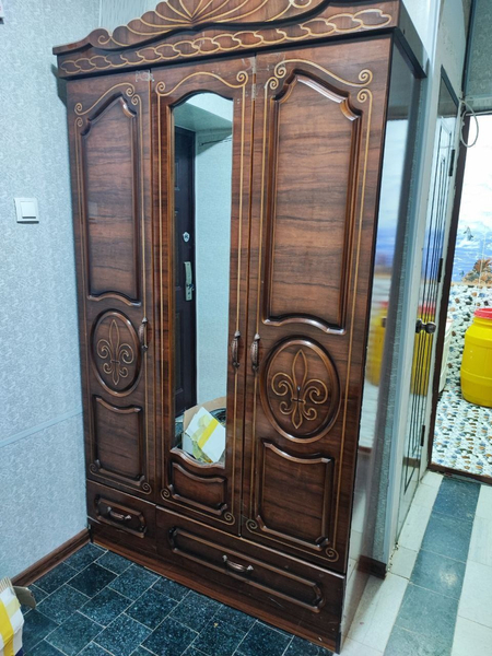 Продам шкафчик хороший