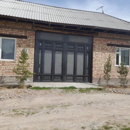 ХОВЛИ УЙ СОТИЛАДИ 3 хонали пишган гиштдан курилган