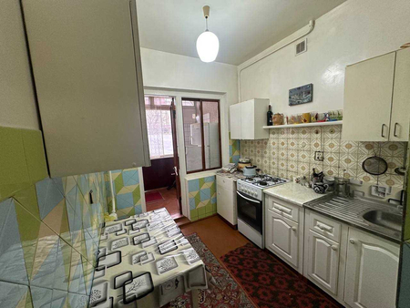 Продам 3х ком на 1 Этаже Балкон 2на6 ор-р Юнусабад-11 по линии Метро!