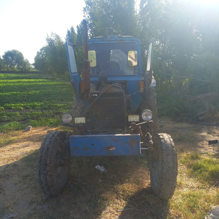 Traktor MTZ 80 sotiladi