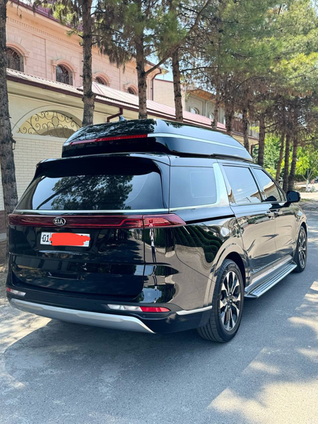 Kia Carnival HI Lumising Sotiladi