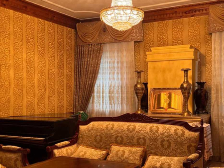 Продаётсяи дом, 18 соток  Амира Тимура