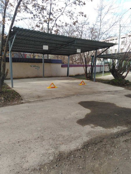 Парковочное место с навесом