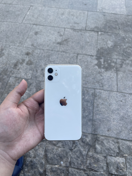 Iphone 11 64 память 76%