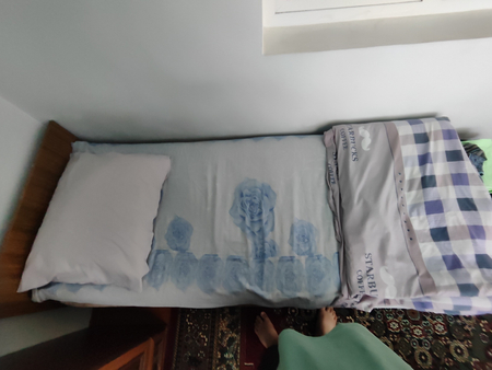 Кровать для спальни