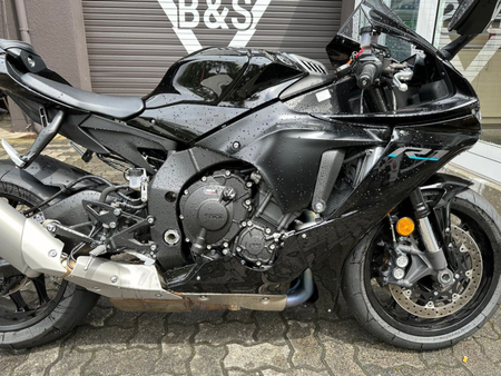 Спортбайк Yamaha R1 из Германии