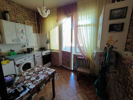 Продам 2х ком. квартиру 2/1/5  (жилое или под коммерческое)