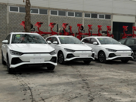 BYD E2 Luxury Full Tayyor 405 km elektrocar servis garantiya bor
