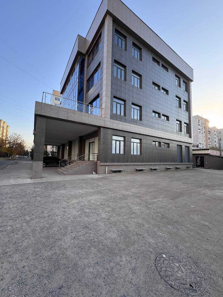 Коммерческое здание на Сергели-8 2470м² 4 этажа 5 уровней=