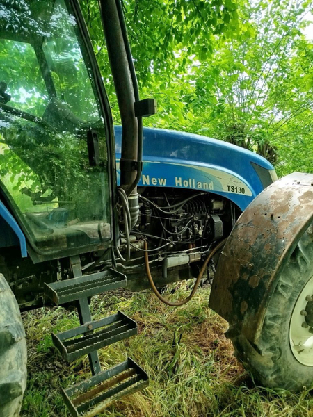 New Hollond Ts130 traktori