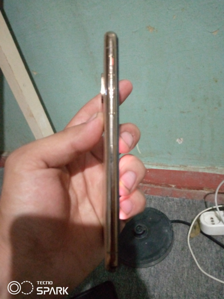 Iphone xs 64 talik gold rangli