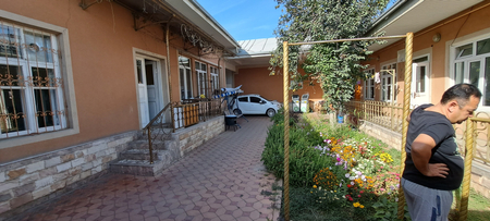 Raysentr bek baraka orqasi