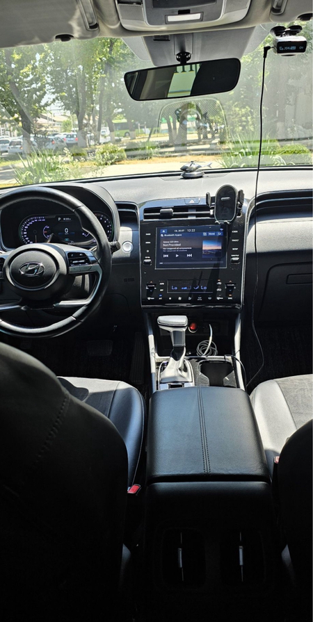 Продается Hyundai Tucson 2021-22 цвет чеко 27000 пробег без люк