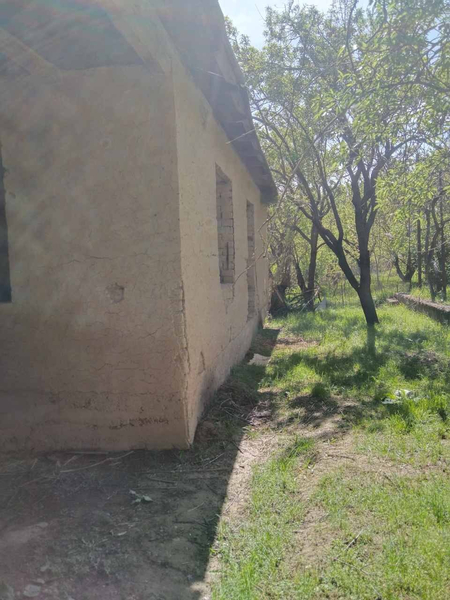 Продаётся земля 8 сотих в Чарваке