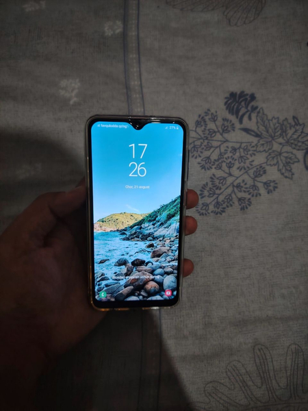 Samsung A10 holati ideal tinniq
